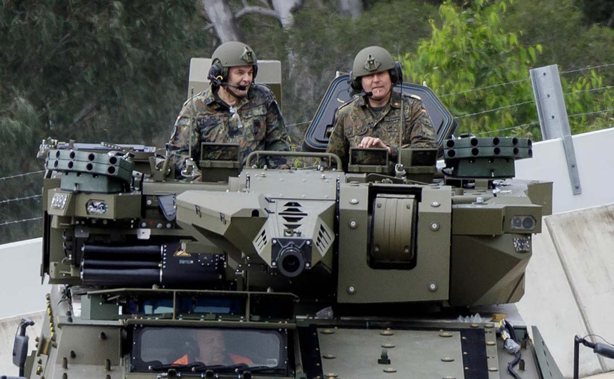 Australian & NZ Defender Australia's leading defence news and military ...